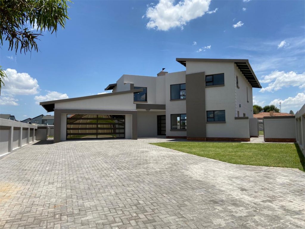 For Sale – Helderwyk Estate